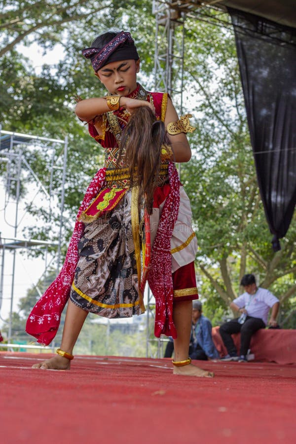 Traditional dance editorial photo. Image of candid, horse - 262094831