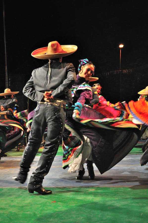 Traditional Dance from Mexico Editorial Photography - Image of party ...
