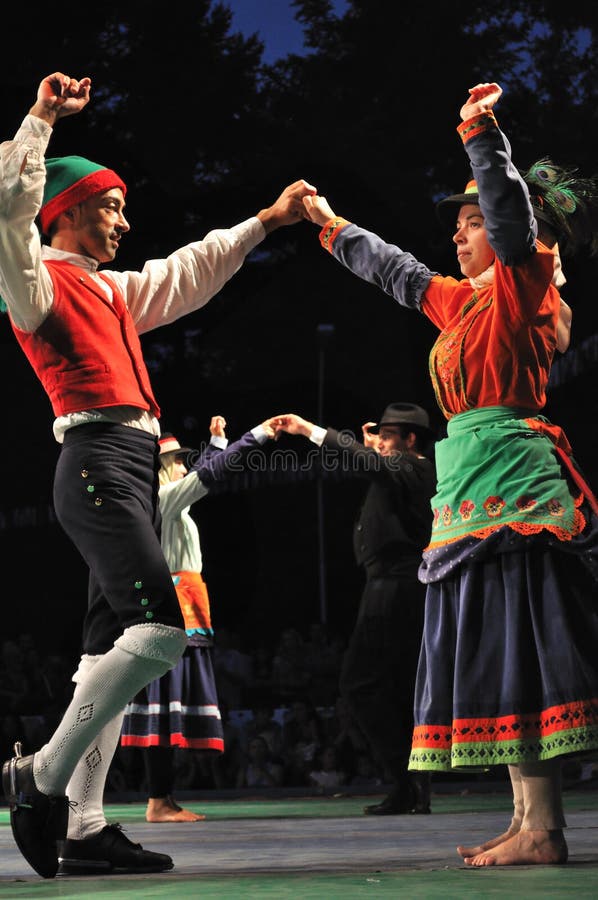 Traditional Dance - Portugal Editorial Stock Photo - Image of motion ...