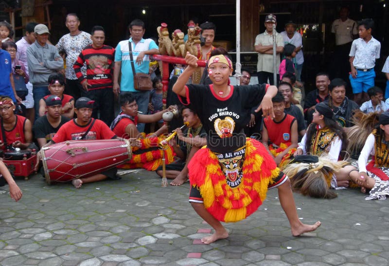 Traditional dancers editorial stock photo. Image of city - 66890853