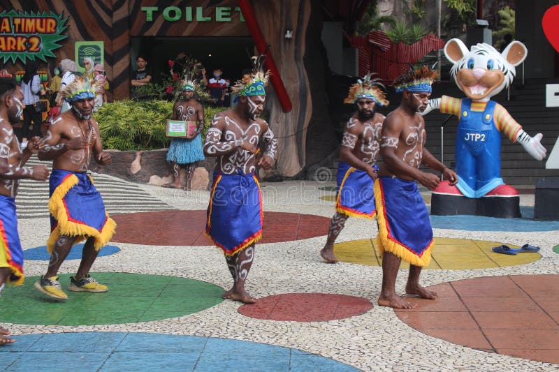 Traditional Dances from Indigenous Cultures Editorial Stock Image ...