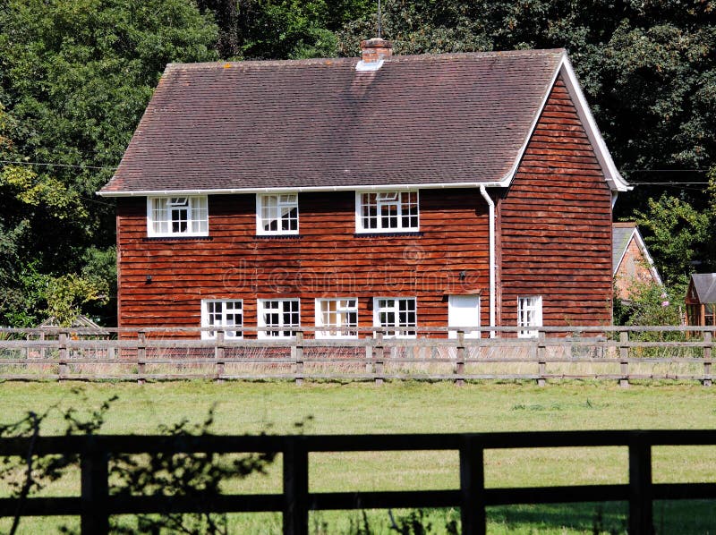 Traditional English Rural Farmhouse Stock Image - Image of farm, wall ...