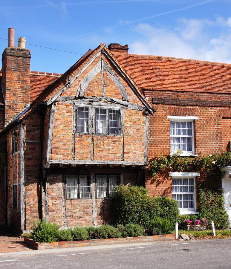 Traditional English Village Cottage Stock Photo - Image of village ...