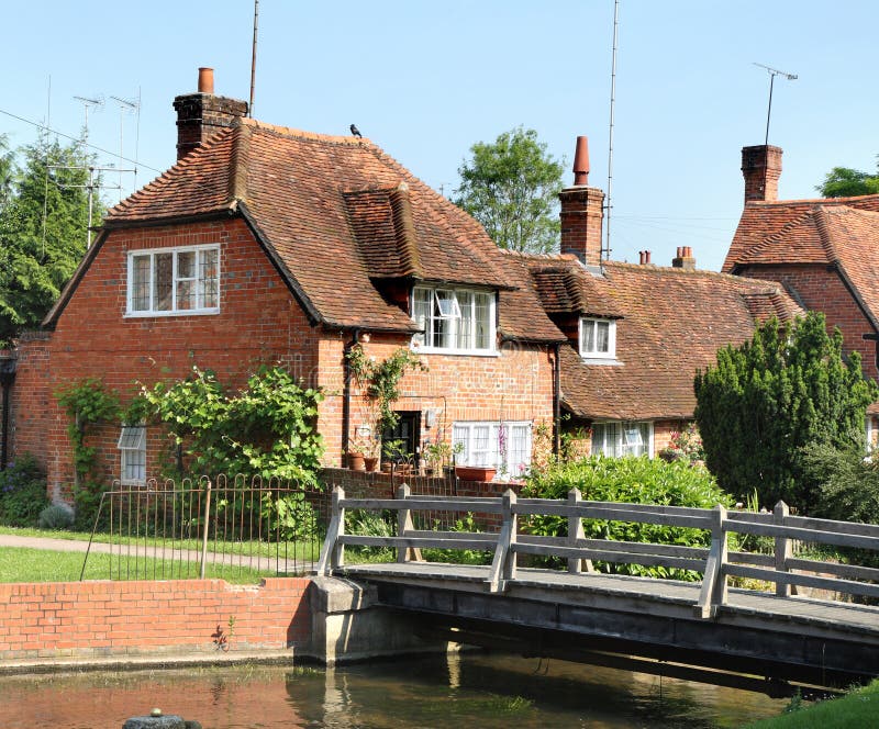 Traditional English Rural Farmhouse Stock Image - Image of farm, wall ...