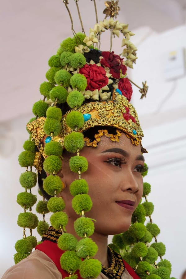 Traditional female dancer editorial stock photo. Image of java - 342966193