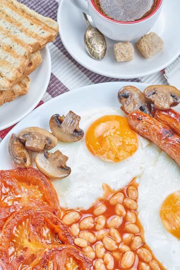 Traditional Full English Breakfast Stock Image - Image of fried, cooked ...