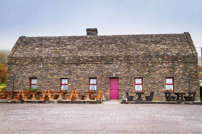 Traditional Irish Cottage House Stock Image - Image of colorful, green ...