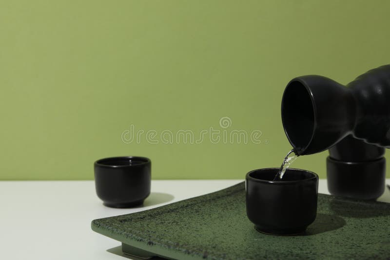 Traditional Japanese Alcoholic Drink - Sake, Traditional Asian Drinks ...