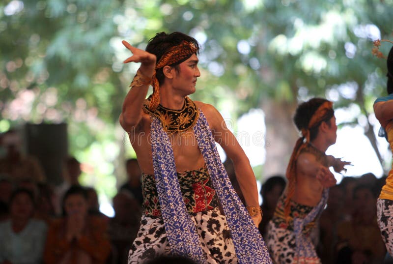 Traditional javanese dance editorial photo. Image of traditional - 69649056