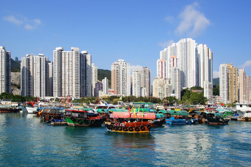 Traditional Junks in the Aberdeen Bay. Editorial Stock Photo - Image of ...