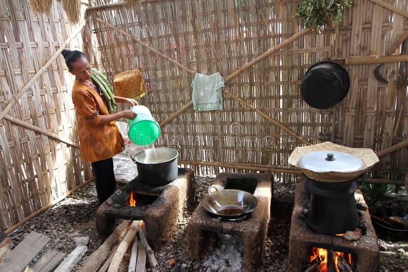 Traditional kitchen editorial stock photo. Image of solo - 69686373