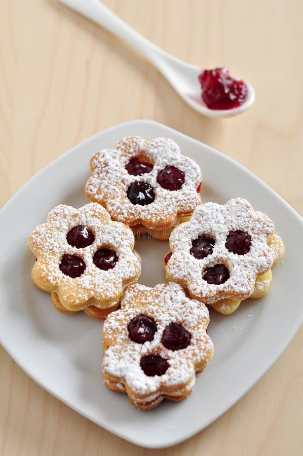 Traditional Linzer Cookies stock image. Image of jelly - 33138847