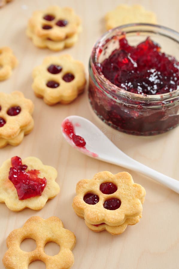 Traditional Linzer Cookies stock image. Image of pastry - 33138871