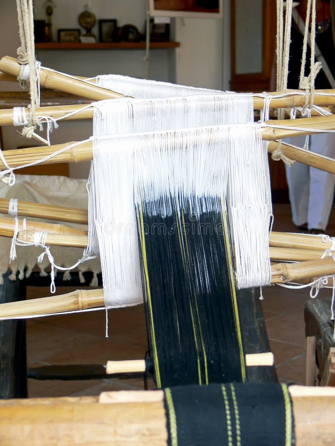 Traditional Loom Picture. Image: 16021135