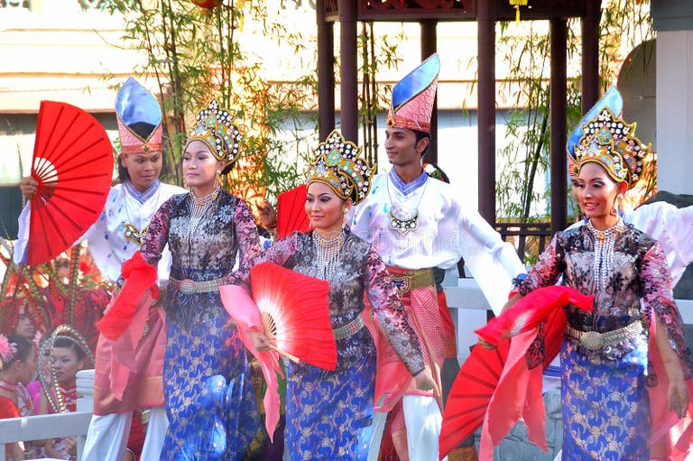 660 Traditional Malay Dance Stock Photos - Free & Royalty-Free Stock ...