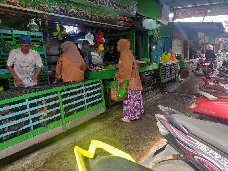 Traditional Market that Sells Lots of Chicken Here Editorial ...