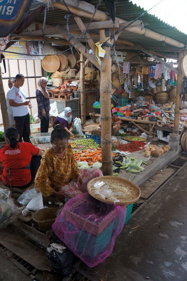 Traditional market editorial photo. Image of traders - 47862406