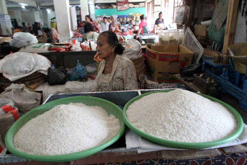 Traditional market editorial photography. Image of market - 32794137