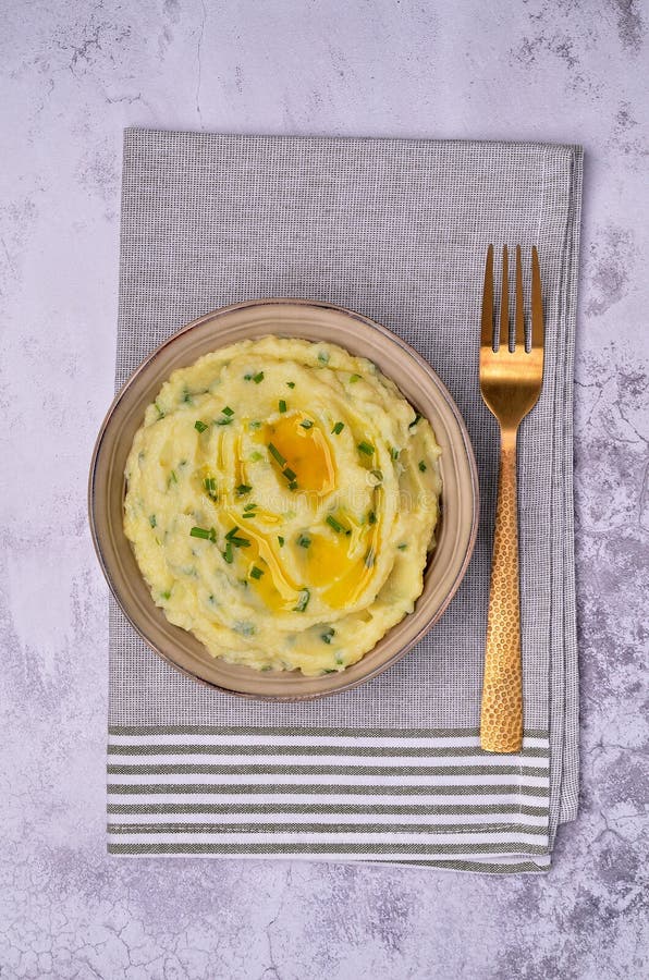 Traditional Mashed Potatoes Stock Image - Image of healthy, onion ...