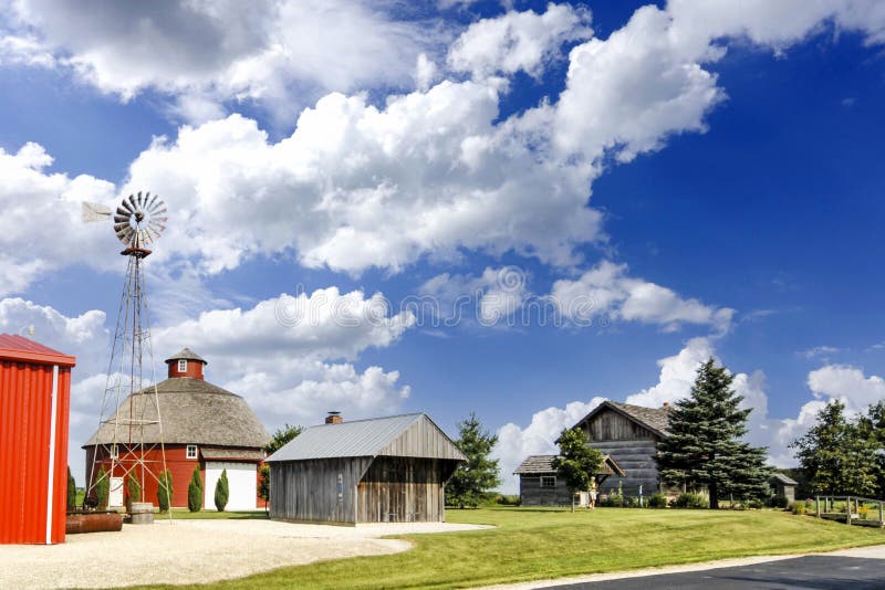 Traditional mid-west farm editorial photography. Image of farmstead ...