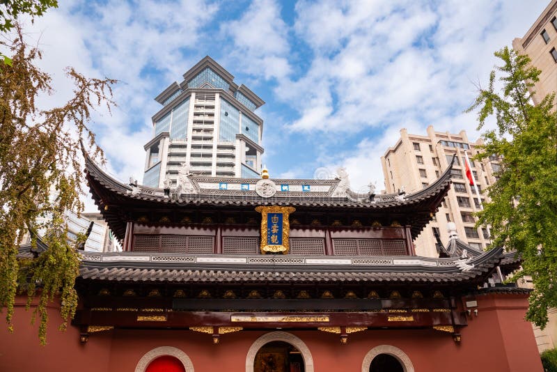 Traditional and Modern Chinese Architecture in Shanghai, China Stock ...