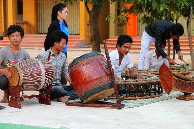 Vietnamese Musician Plays a Dan Trung Vietnamese Traditional Musical ...