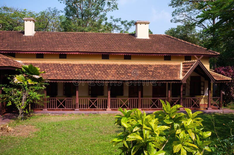 Traditional Nagarhole National Reserve Forest Lodge in the Morning ...