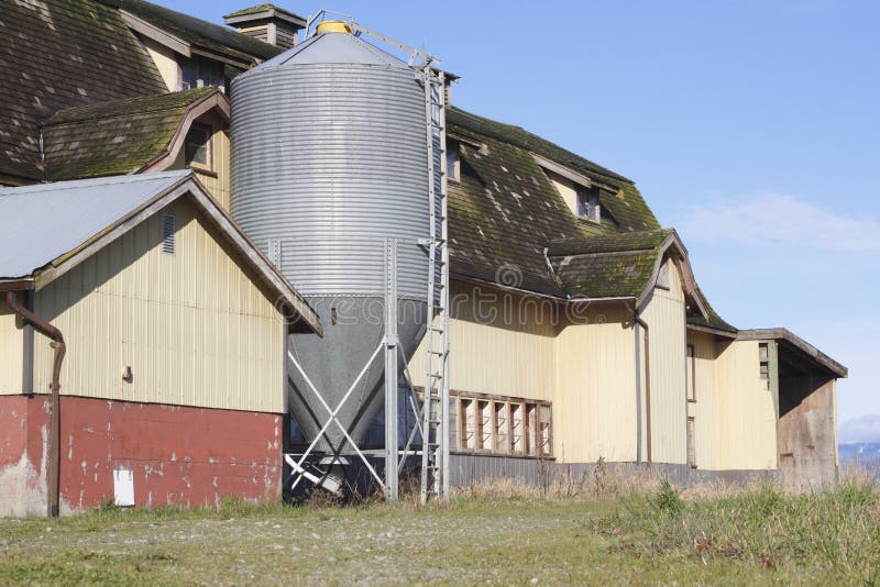 Traditional North American Farm Building Stock Image - Image of farm ...