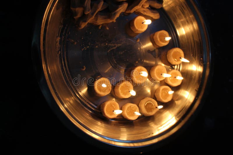 Traditional Puja Thali with Lamp Pooja Thali Sets and Karwa Chauth ...