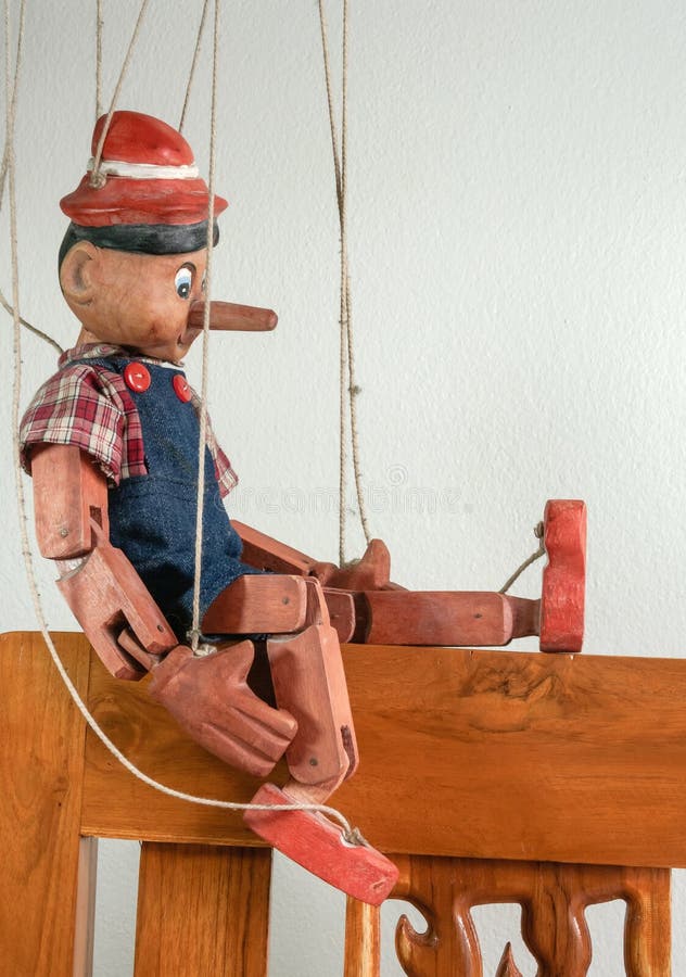 Traditional Puppets Made of Wood Editorial Photo - Image of show ...