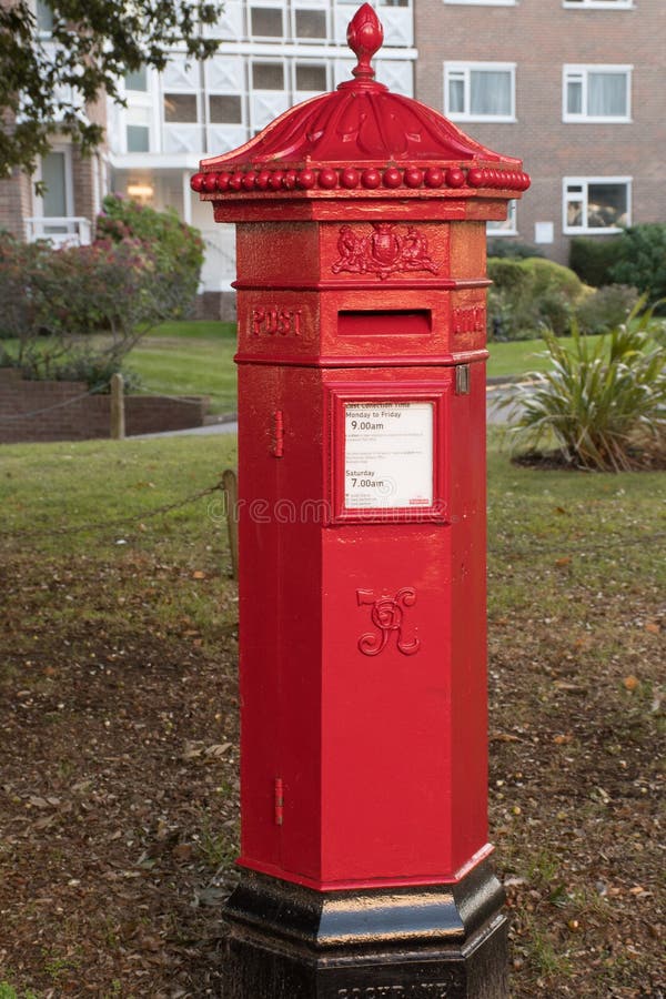 Traditional Red UK Post Box Editorial Photo - Image of hexangonal ...