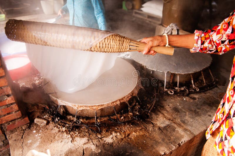Traditional Rice Milling with a Wooden Mortar and Pestle,Rice Mortar ...