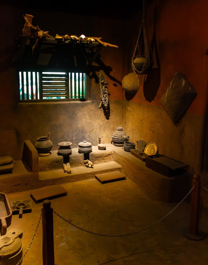 Antique Indian Wooden Cooking Pot Stand Stock Photos - Free & Royalty ...