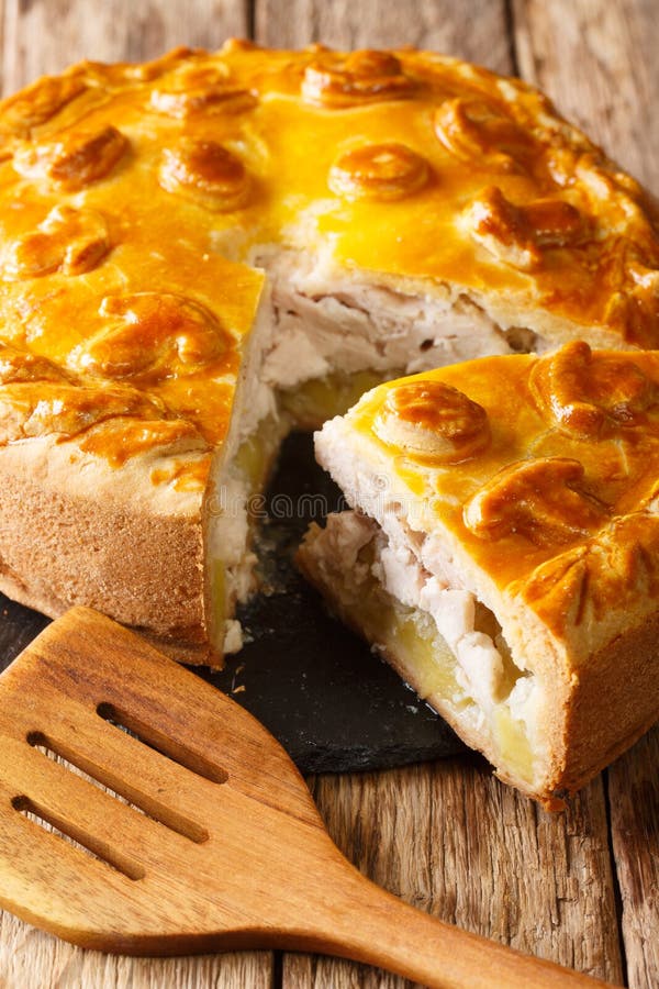Festive Russian Kurnik Sliced Pie Stuffed with Chicken, Potatoes and ...