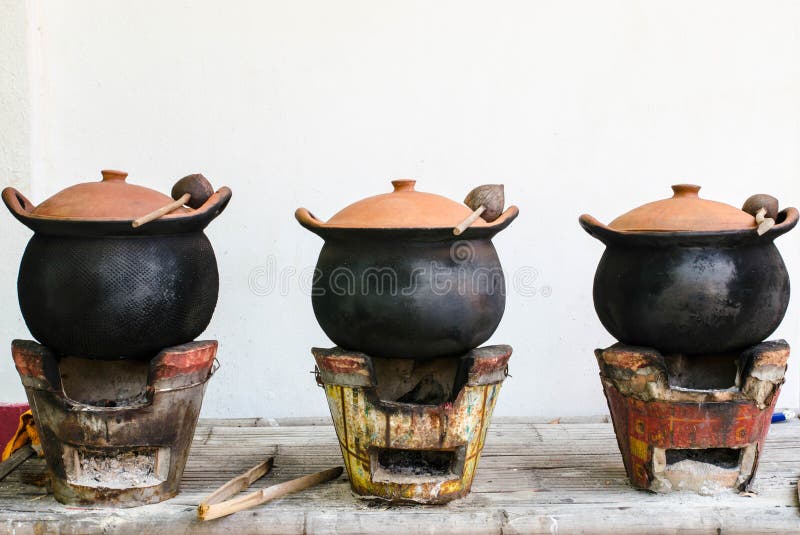 179 Traditional Stove Pottery Thai Kitchen Stock Photos - Free ...