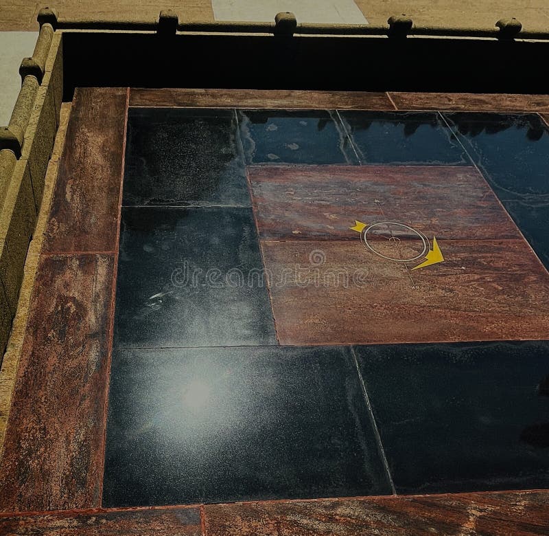 Traditional Sun Dial Diagram Showing Ancient Stock Photo - Image of ...