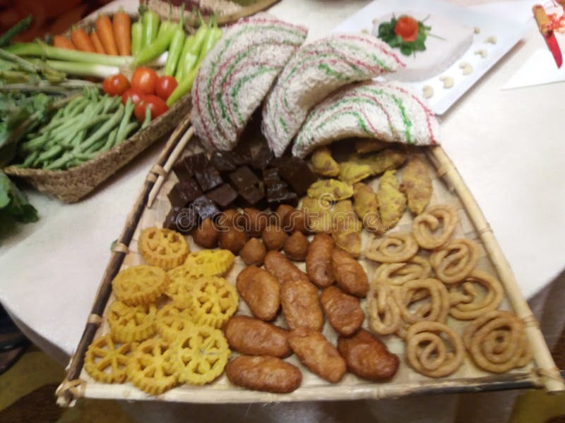 Traditional Sweets of Sri Lanka Stock Photo - Image of askmi, kavum ...