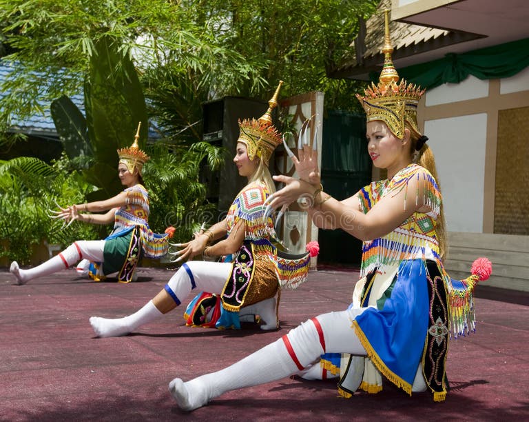 Traditional Thai Dance Presentation Editorial Photography - Image of ...