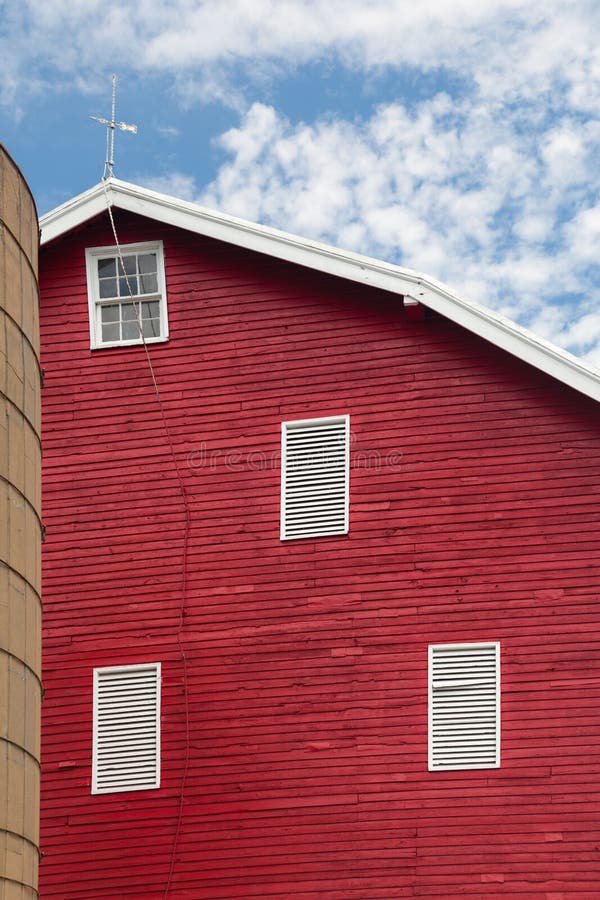 Traditional US Red Painted Barn on Farm Stock Photo - Image of ...
