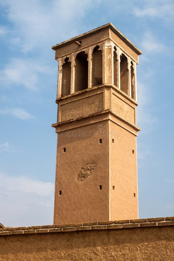 Traditional Wind Towers at Madinat Jumeirah in Dubai, U Stock Photo ...