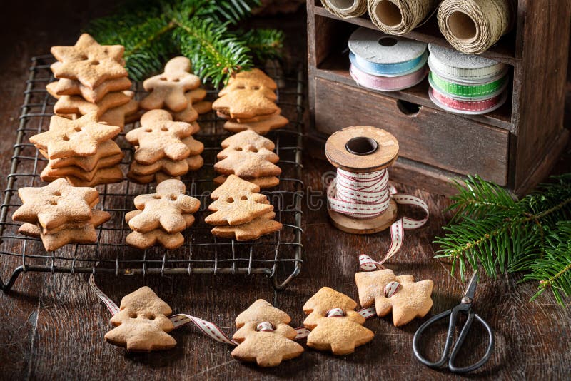 Traditionally Gingerbread Cookie Chain As Special Christmas Decoration ...