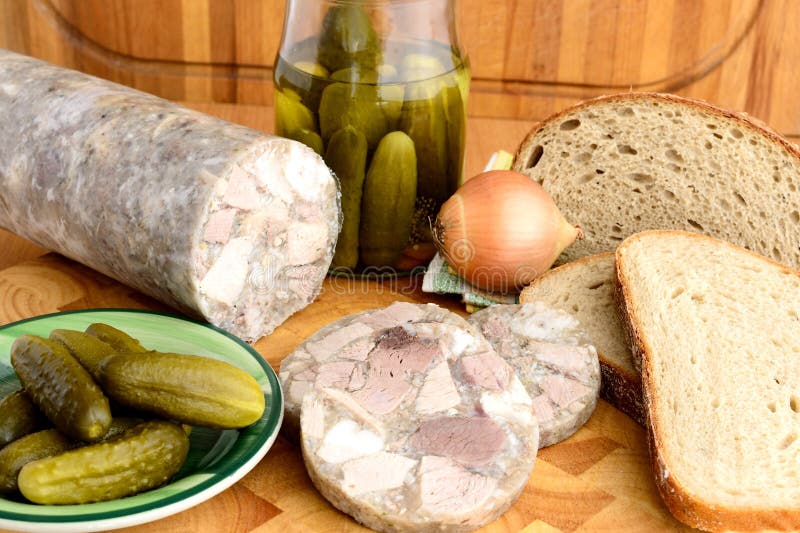 Traditioneel Tsjechisch Voedsel - Hoofdkaas Stock Foto - Image of ...