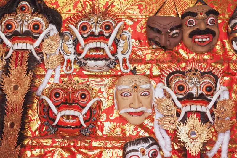Traditionele Balinese Rangda En Topeng Tonen Maskers Stock Afbeelding ...