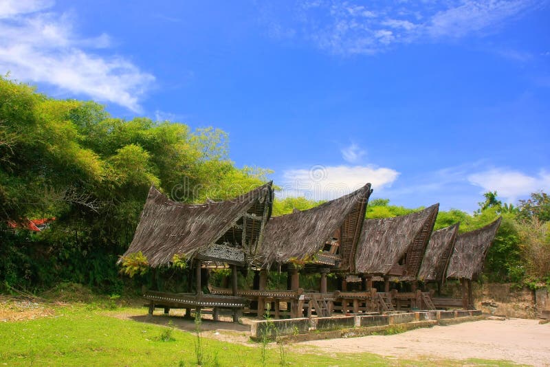 Traditionele Batak-huizen Op Samosir-eiland, Sumatra, Indonesië Stock ...