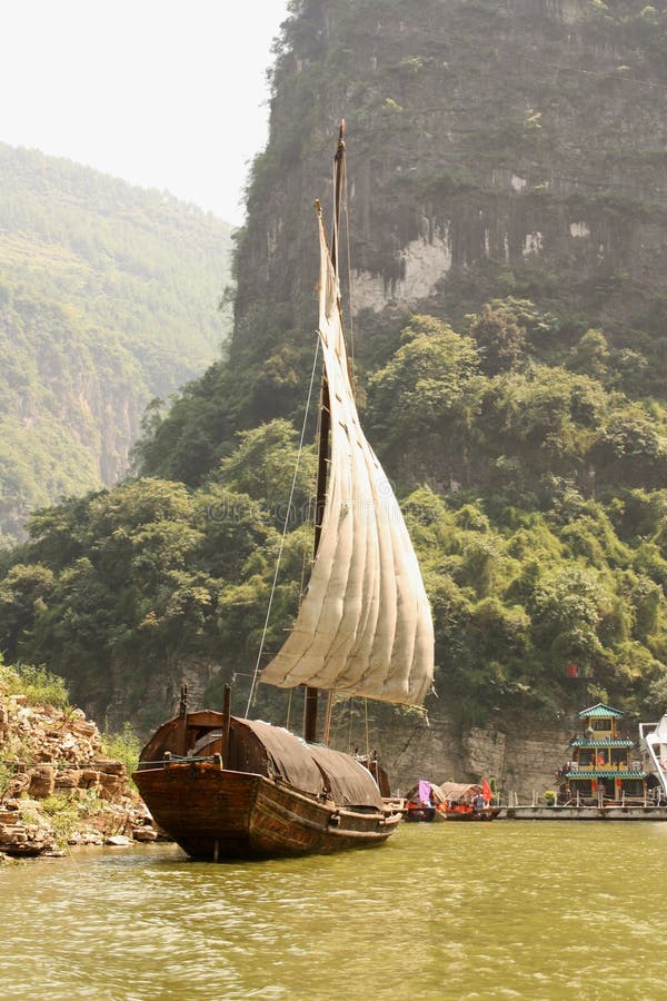 Traditionele Chinese Boot Op Yangtze Rivier, China Stock Foto - Image ...