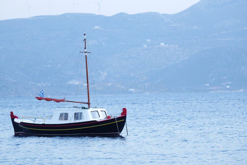 Traditionele Griekse Vissersboot Stock Foto - Image of mening, visserij ...