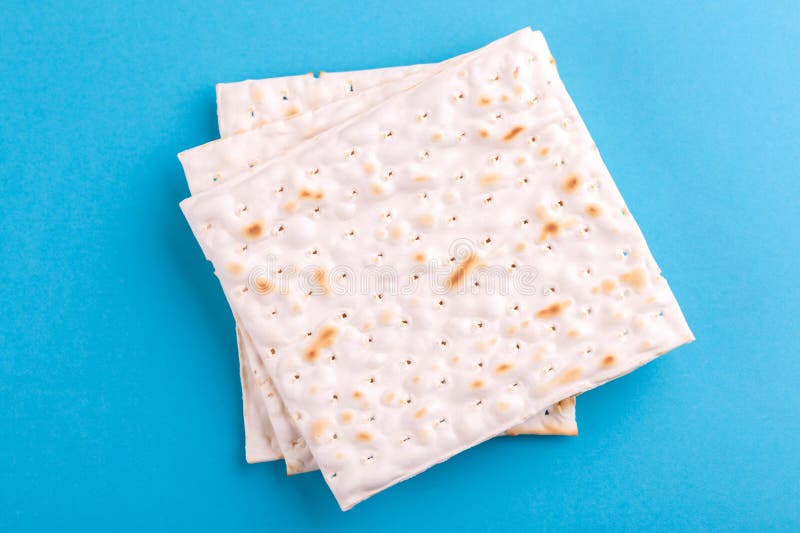 Traditionele Joodse Kosjer Matzo Met Appelen, Jam En Honing Stock Foto ...