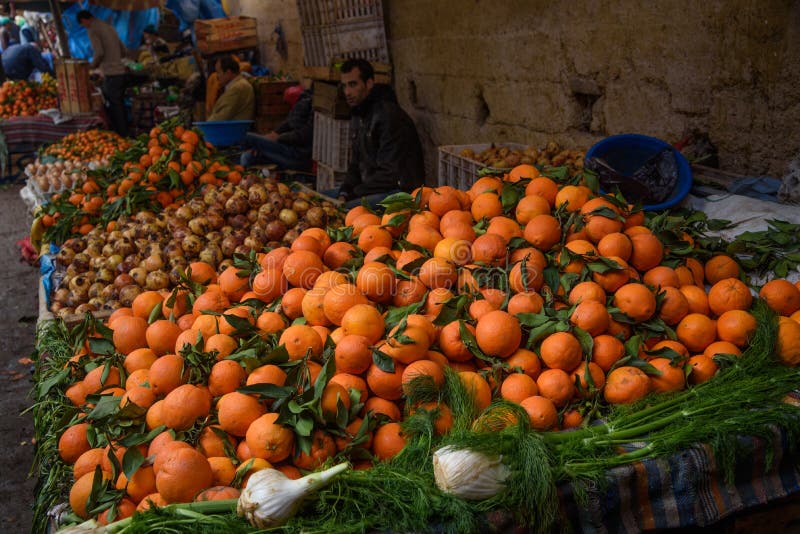 Traditionele Marokkaanse Markt Souk in Fez, Marokko Redactionele ...