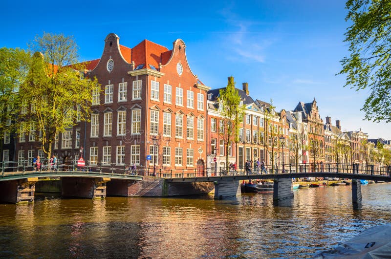 Traditionele Oude Gebouwen in Amsterdam, Netherland Redactionele ...