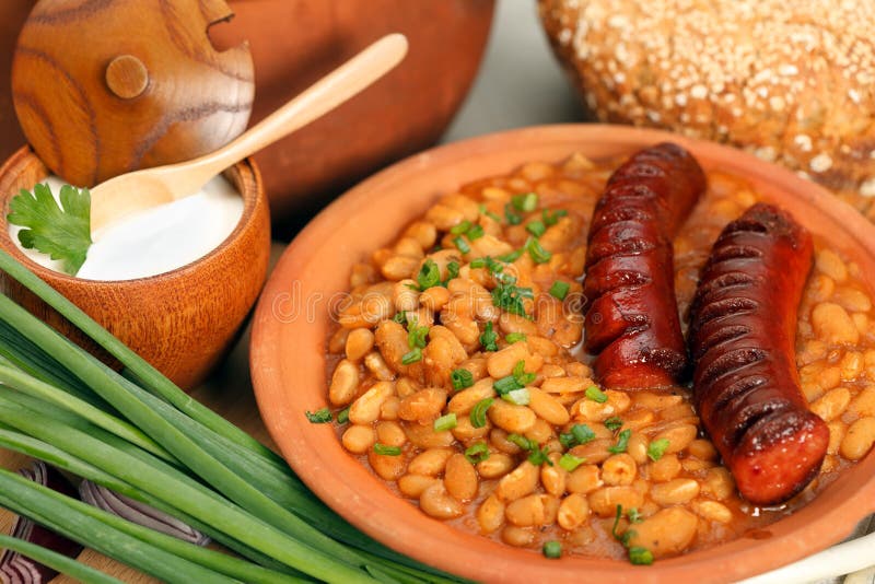 Traditionele Roemeense Eettafel Stock Foto - Image of eigengemaakt ...